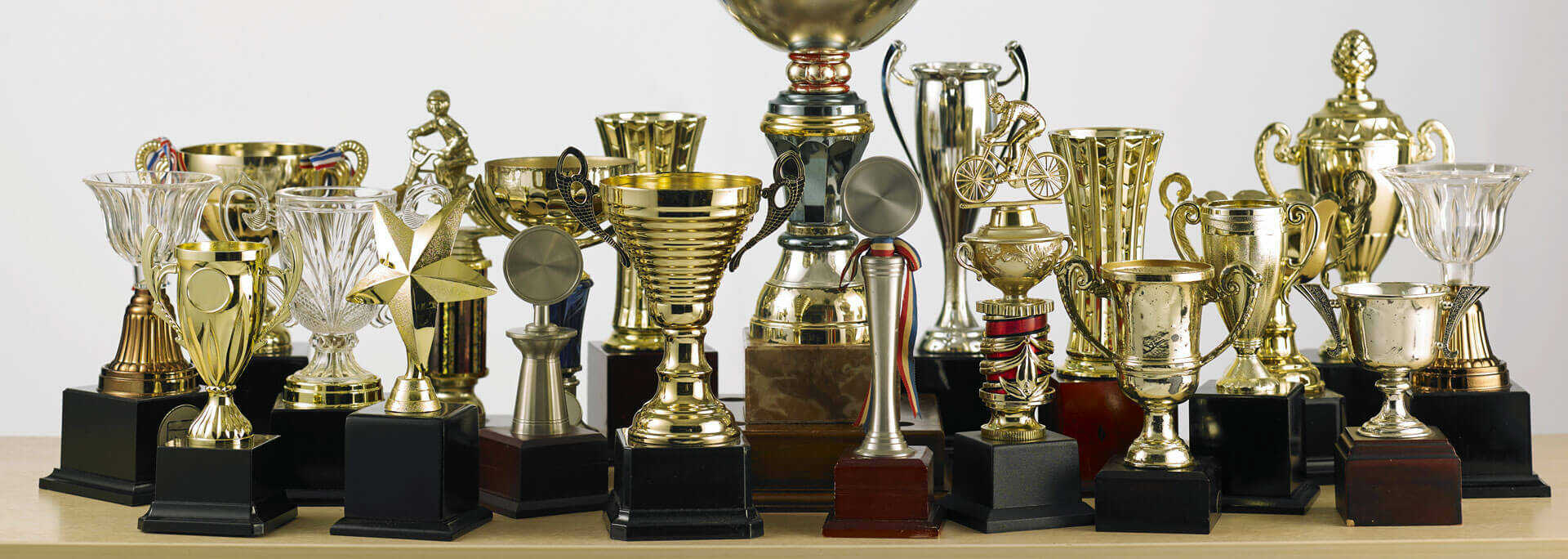 TROFEA | Trofea sportowe Koszalin. Pieczątki. Grawer – GRAND